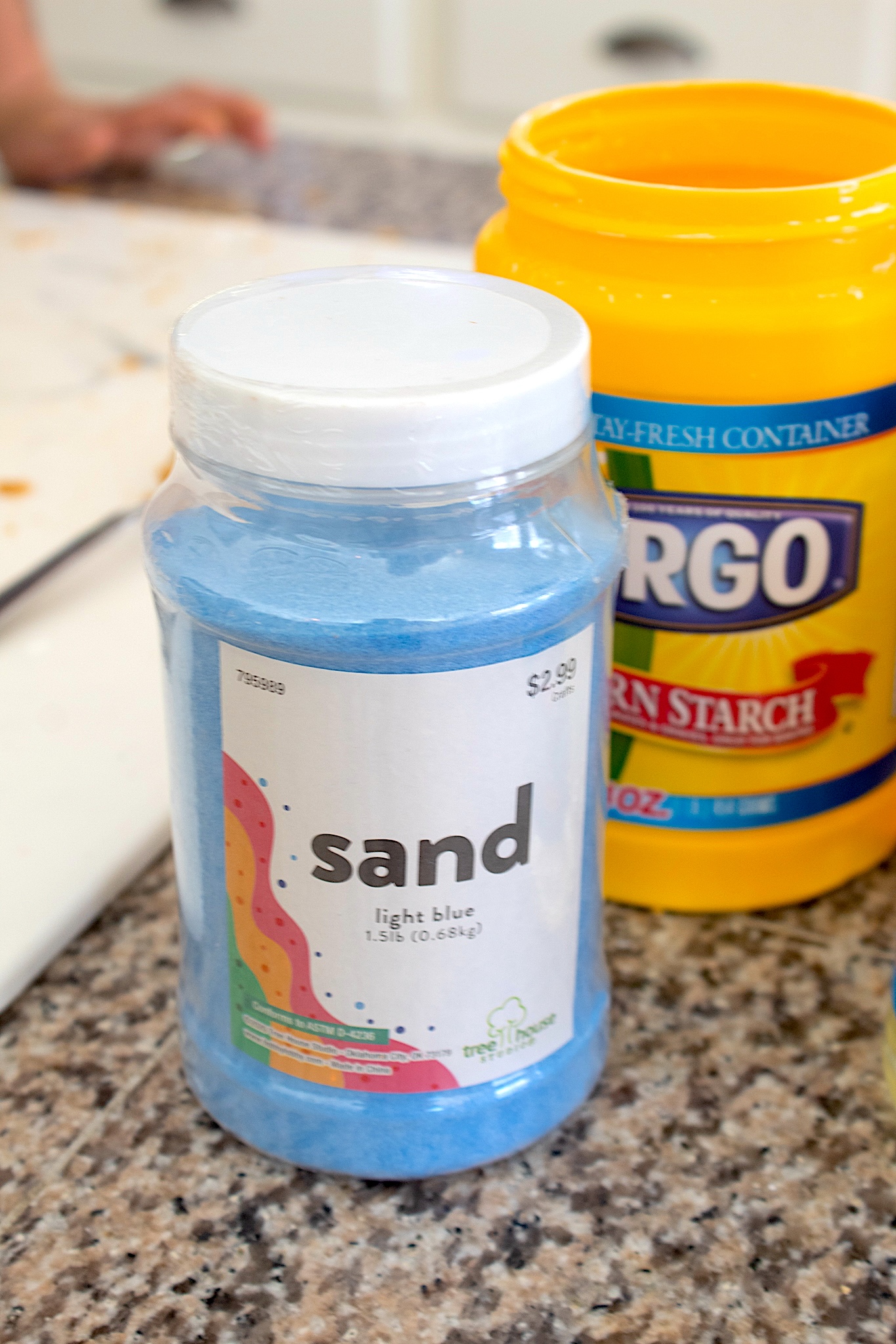 Homemade Kinetic Sand - GigglingFork.com