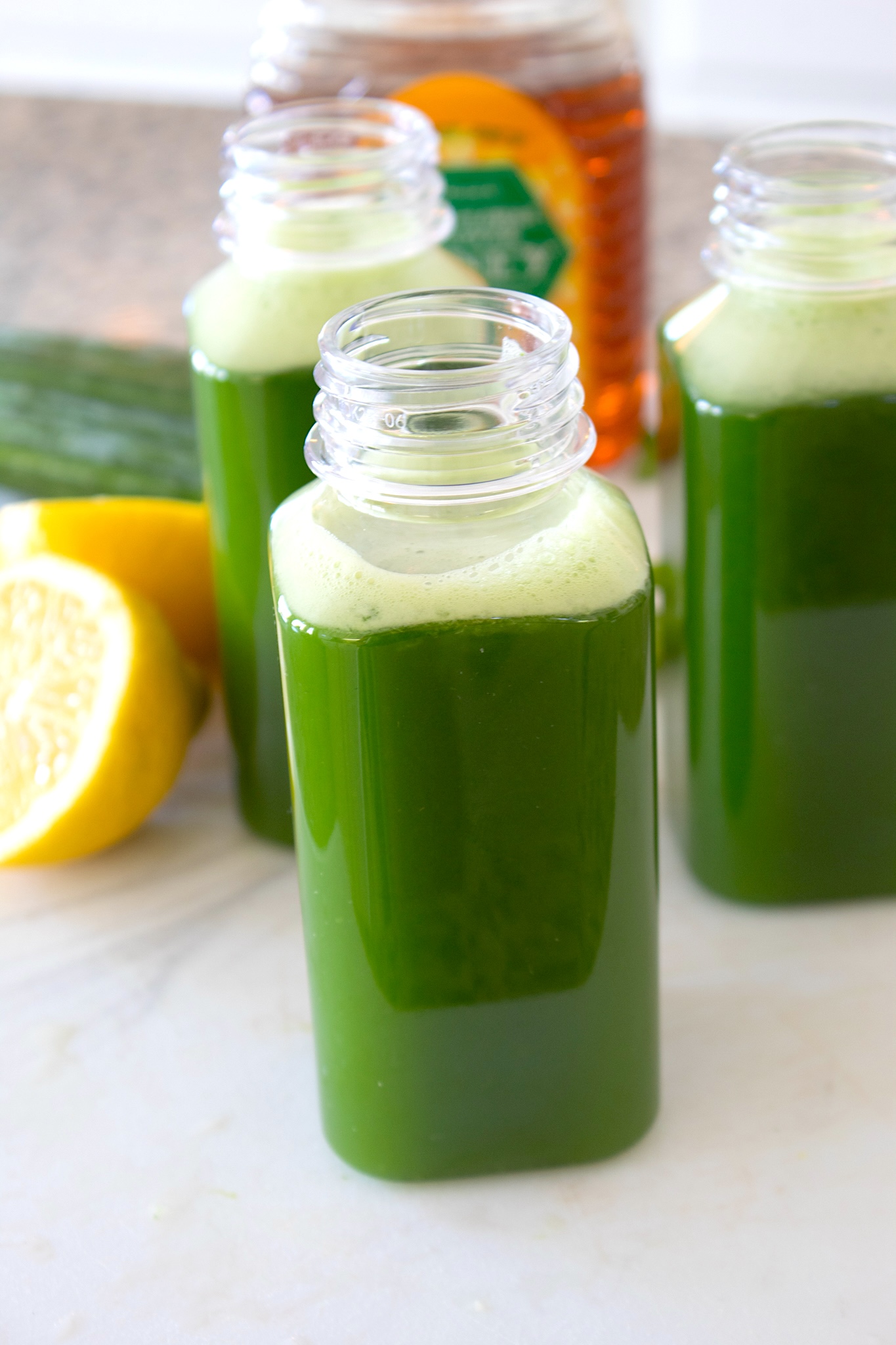 How to Make Green Juice (that actually tastes good!) - GigglingFork.com